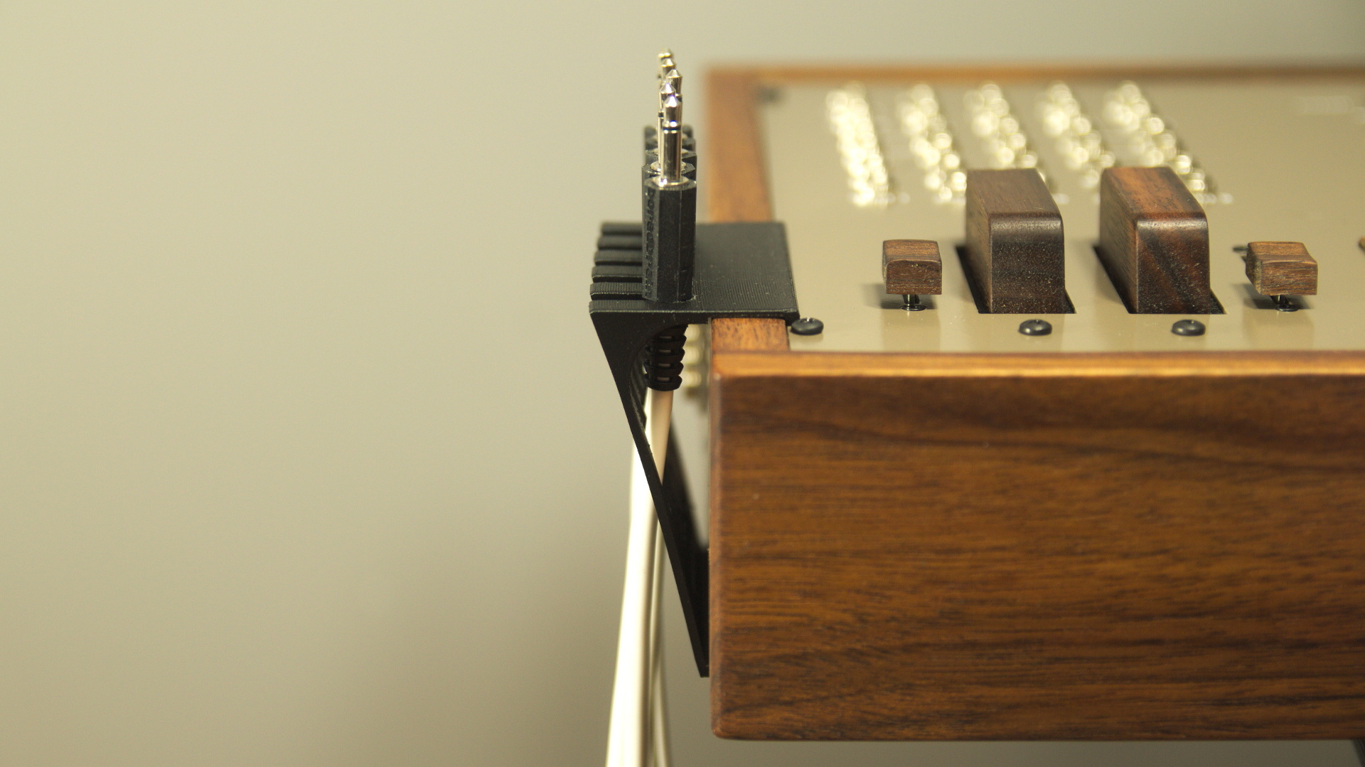 therevox : ET-5 Patch Cable Holder