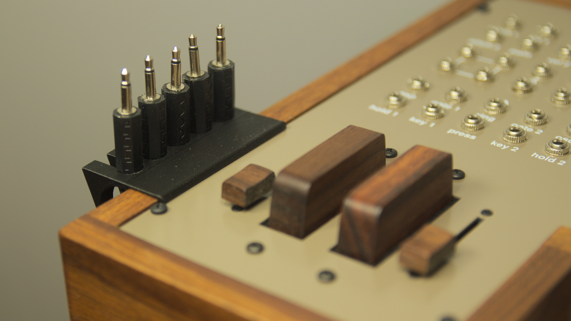 therevox : ET-5 Patch Cable Holder